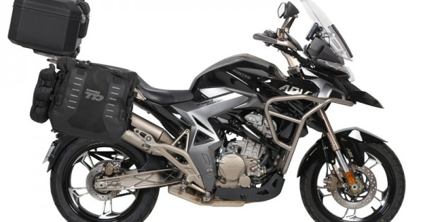 Complete set of SHAD TERRA TR40 adventure saddlebags and SHAD TERRA ...